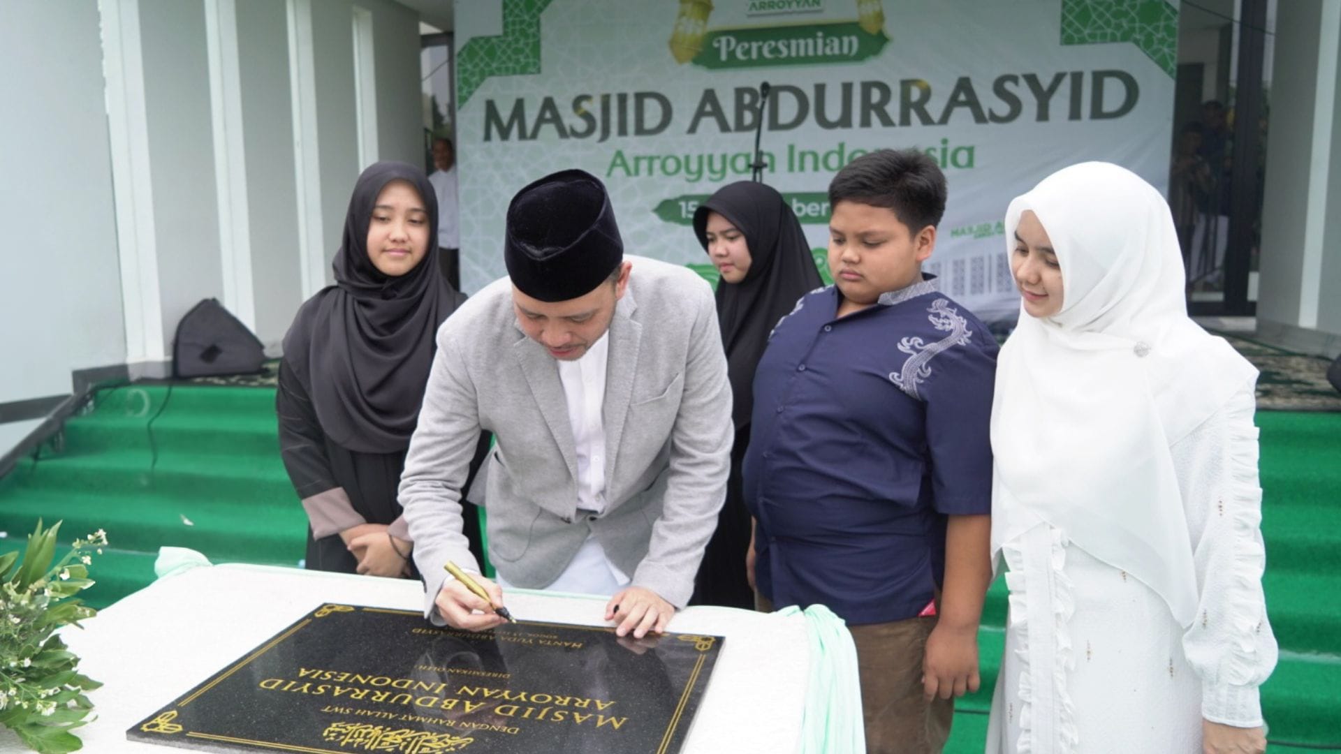 Arroyyan-HYR Indonesia | Menyiapkan Generasi Unggul Berkarakter Leaderpreneur-Profetik Indonesia